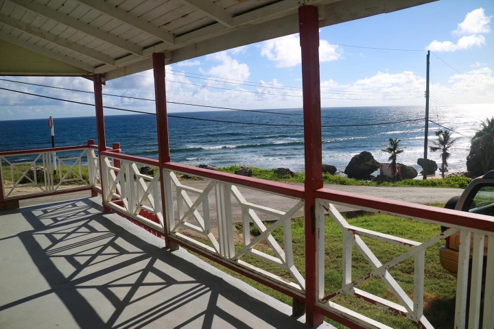 Oceanside 4 Br Family Getaway, Walk To Beach - Barbados