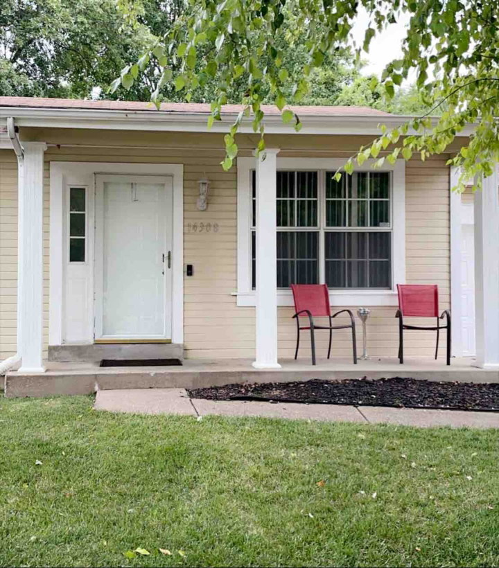 More Bang! Less Buck! Nice Quiet Neighborhood! - Alton, IL