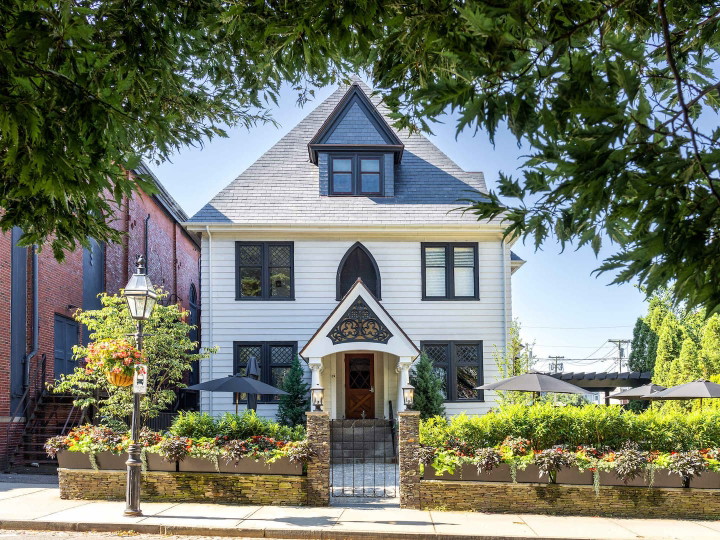 Historic City View Loft - Walk To Newport's Best - Newport, RI