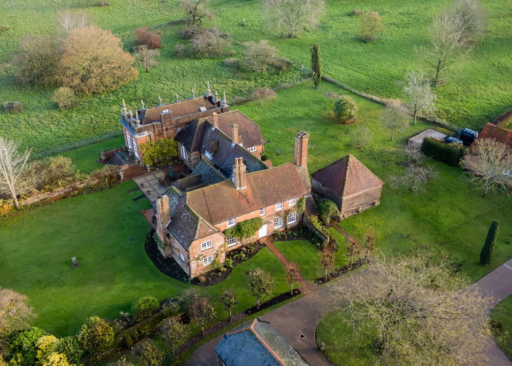 Cosy, Historic Manor Farm, For Any Kind Of Escape - Alton, UK