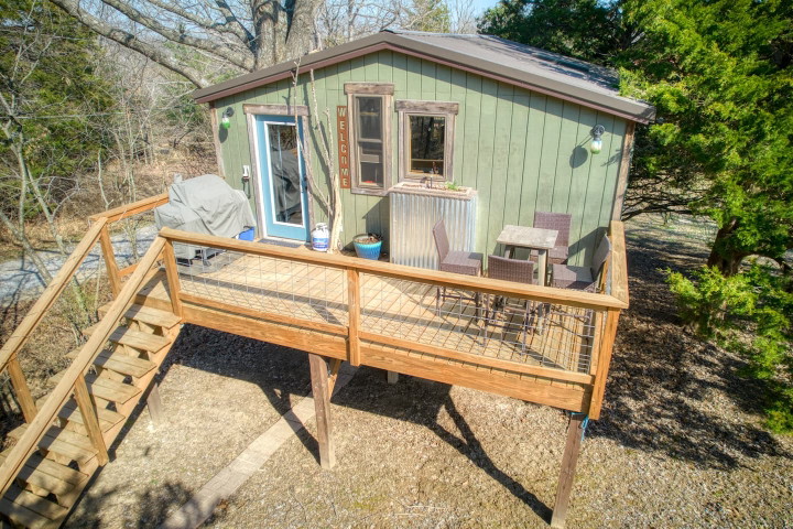 Fun Treehouse Getaway  Firepit  Lake Access - Marion, IL