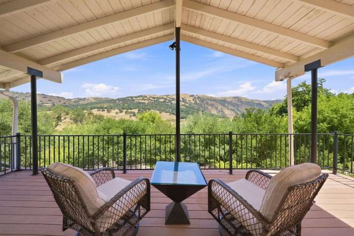 Lake View Cabin | Private Morgan Hill Escape - Morgan Hill, CA