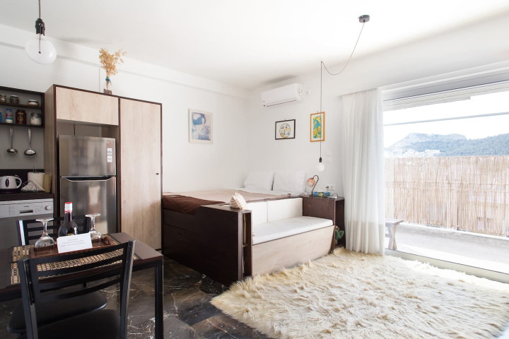 Top Floor Contemporary Studio Flat, Large Terraces - Athens