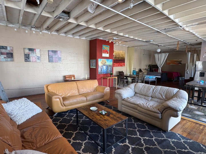 San Diego Open Airy Loft Center Downtown - San Diego, CA