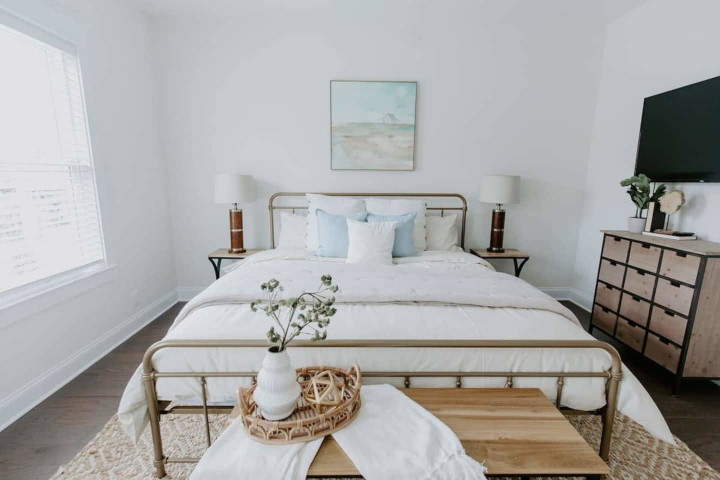 New Family Friendly Maple Mansion | Sleeps 28 - Smyrna, TN