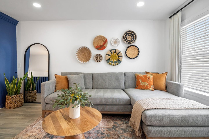 Charming Bungalow Retreat - Houston, TX