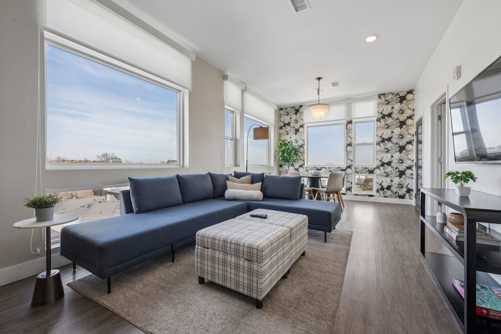 Top Floor 1br | Corner Views | Lohi | Dog-friendly - Denver, CO