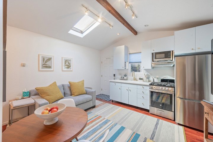 Cozy Modern Cottage - Oakland, CA