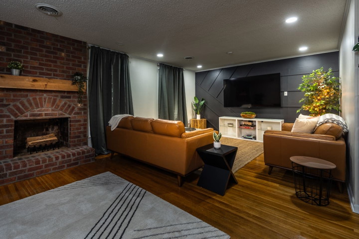 Mid-century Dream *Ev Charger* - Germantown, TN