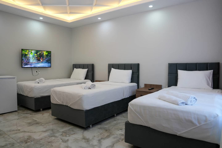 Bahçe Katındaki 3 Kişilik Odamız - Midyat