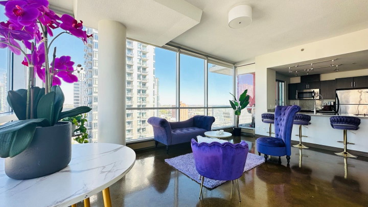 Panorama, Luxury Calgary Tower View-2 Beds 1 Bath - Alberta