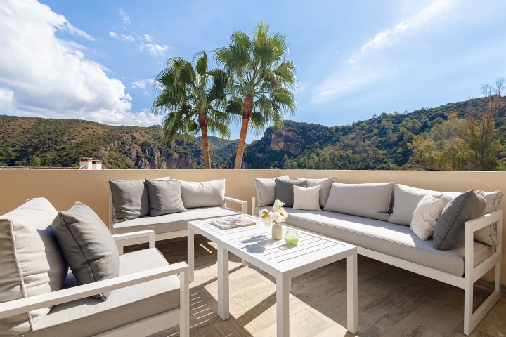 El Casar Townhouse In Benahavis - Benahavís