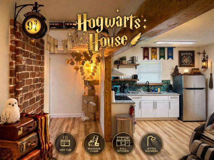Hogwarts House: Hot Tub, Massage, Kitchen, Sleep6 - Oklahoma City, OK