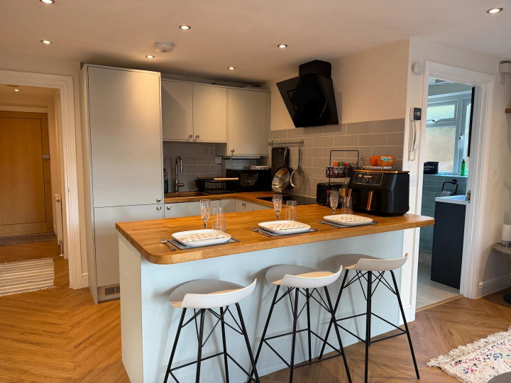 Town Central Apartment With Free Parking - Shere