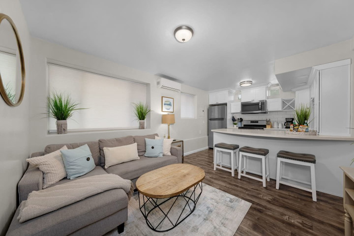 Cozy & Chic 2br Retreat In Mission Beach - San Diego, CA