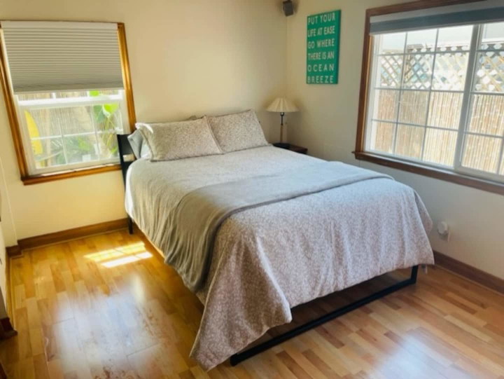 Private Cottage Downtown Hb Walk To Beach/main Str - Huntington Beach, CA