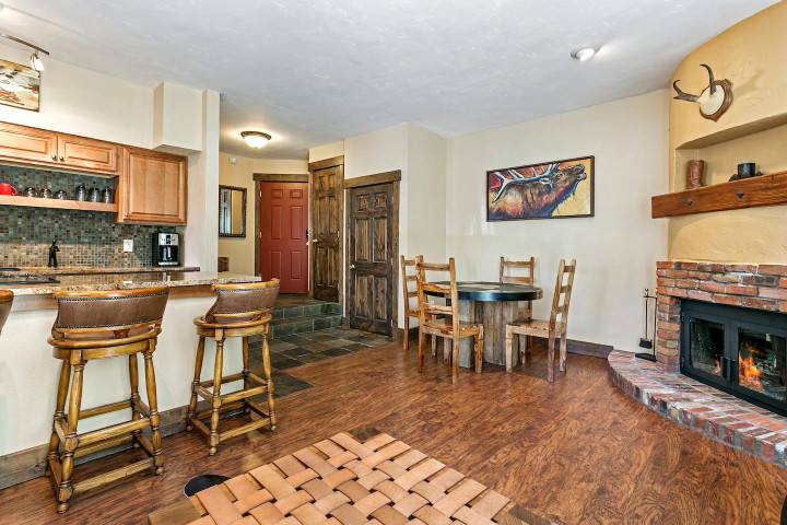 Cozy 1br Apt, 1st Floor, Sleeps 4, Wi-fi - Vail, CO