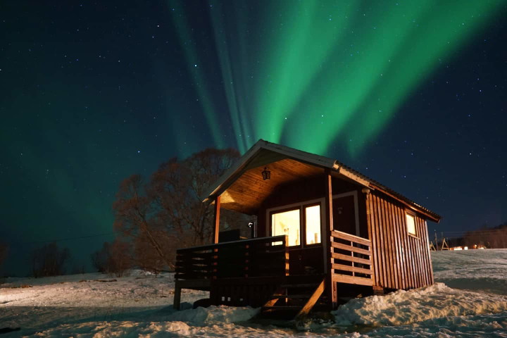 Cabin By The Sea - Norveç