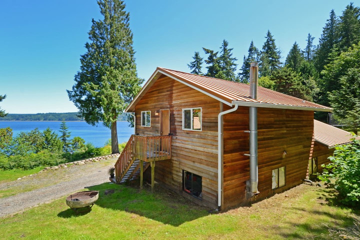 Hazel Point Beach Cottage - Silverdale, WA