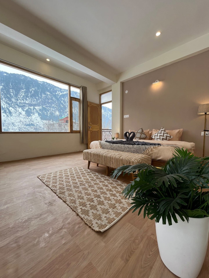 Private Room With Kitchen, Bath & Balcony| Aircrib - Manali