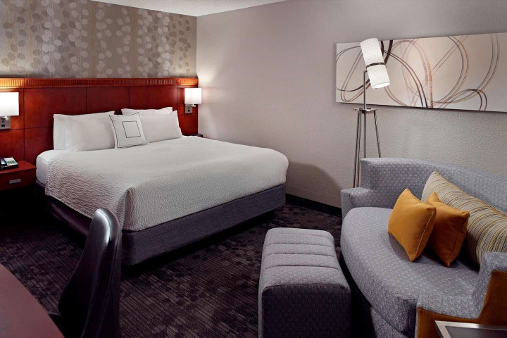 Modern Comfort! Near Cumberland Mall! Pets Allowed - Atlanta, GA