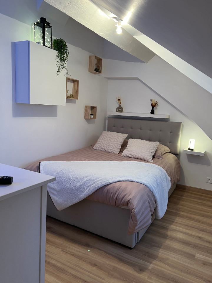 The Versailles Cocoon - Buc