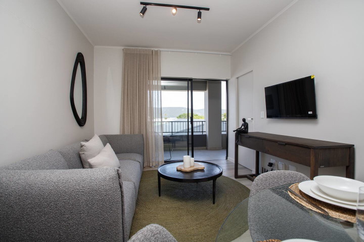 303 Seahorse Premium 2 Bedroom Apt- Pool & Parking - Knysna