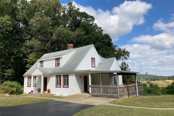 Peacefield: Farmhouse In The Shenandoah Valley - Waynesboro, VA
