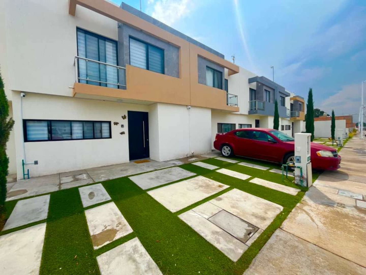 Premium House On A Private Estate With 4 Bedrooms And A Great Location - San Luis Potosí