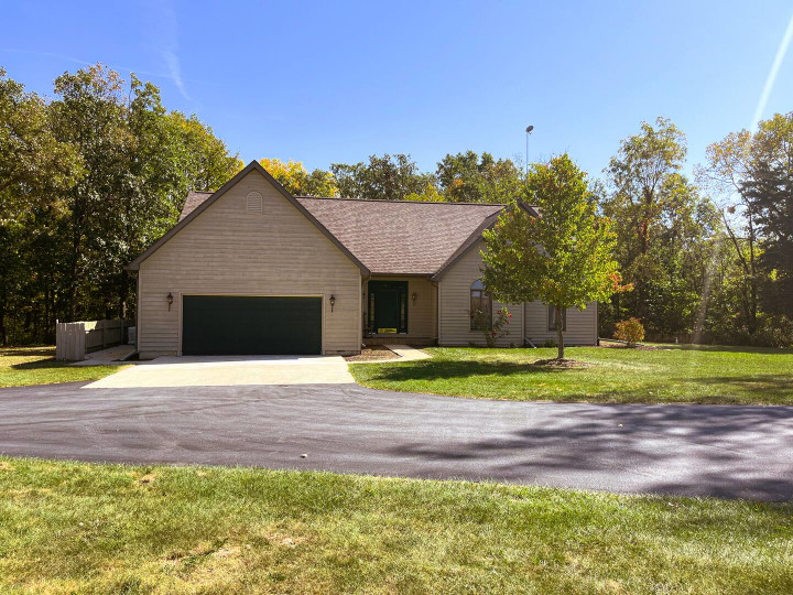 Relax, Unwind In The Country. - Illinois