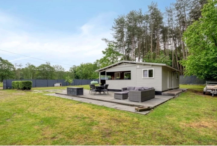 Rustig Gelegen Chalet Tegen Het Bos - Tessenderlo