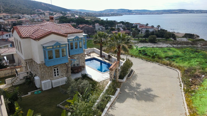 Seafront Original Stone Mansion With En-suite Bedrooms. - Çeşme