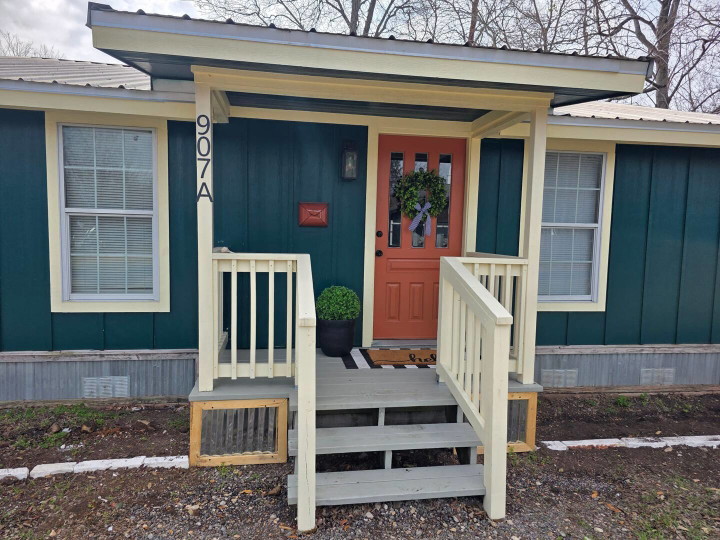 Four Sisters - 2 Bedroom Cottage Near Downtown - Bastrop, TX