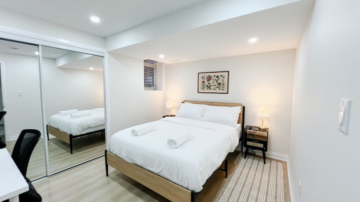 Cozy Private Ensuite Basement Bedroom - Caledon, ON, Canada