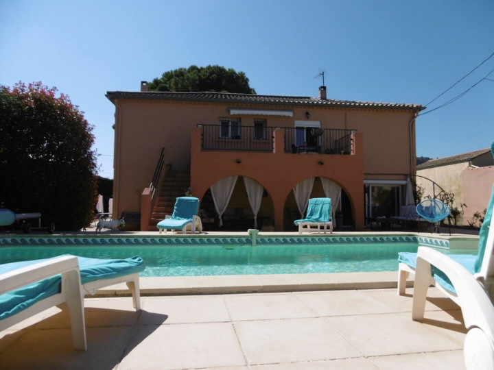 Appartement Au Rdc, Classé 3* Avec Piscine - Vidauban