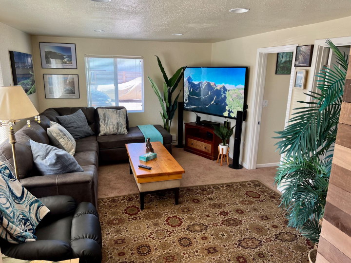 Sunny Seaside Cottage With Ocean View - Monterey, CA