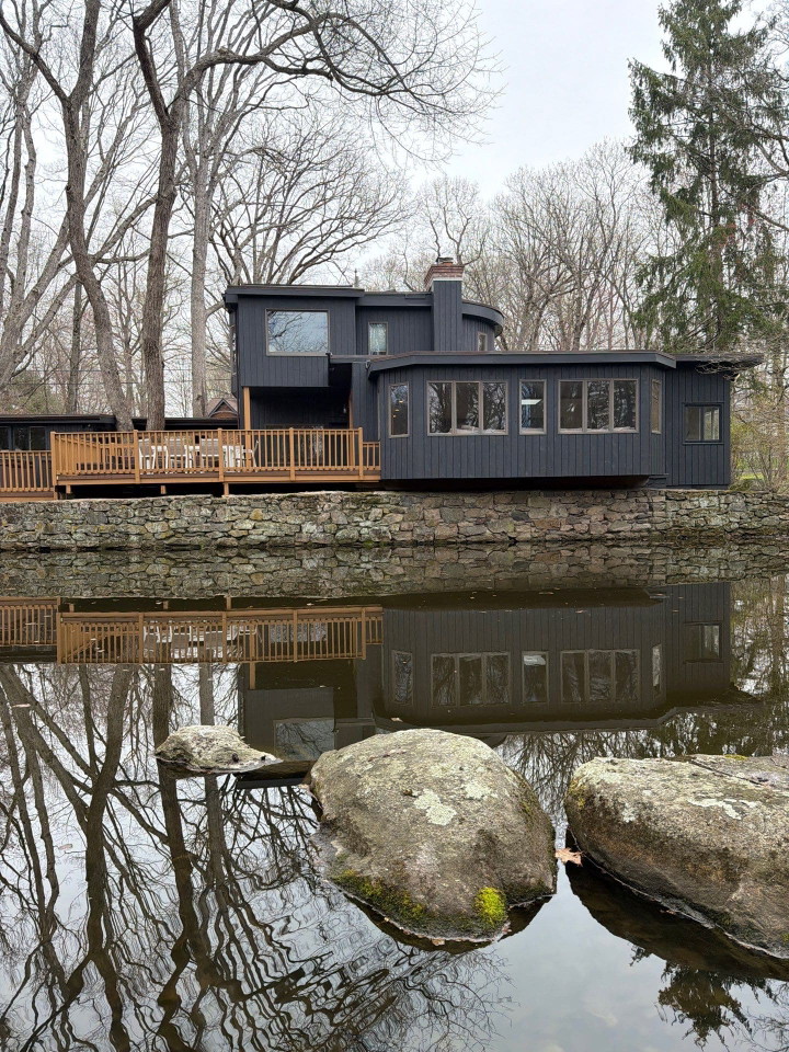 Entire House On Scenic Estate With Private Pond In Exclusive Neighborhood - Norwalk, CT