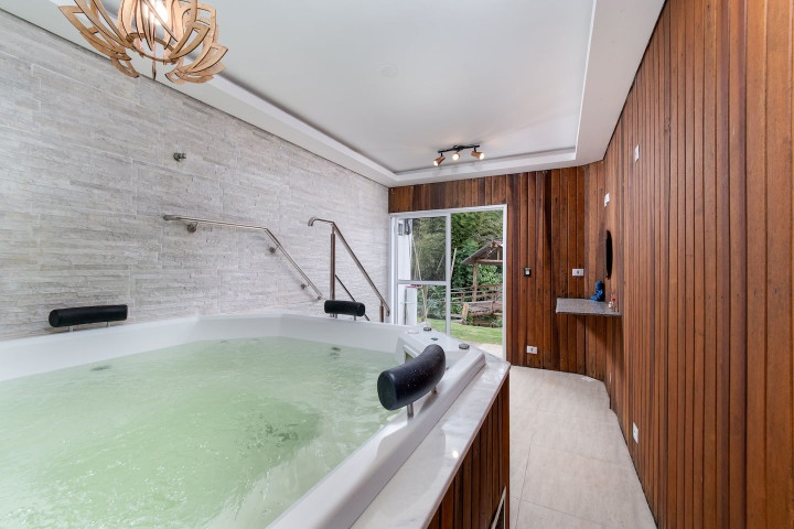 Casarão/spa/churr/lago/r.vinho/18pes/ Petfriendly - Ibiúna