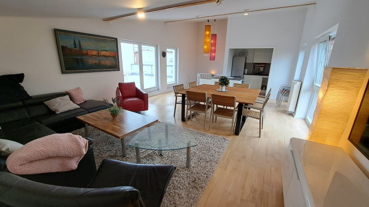 5 Bedrooms With 6 Beds + 3 Bathrooms + Roof Terrace - Hamburg