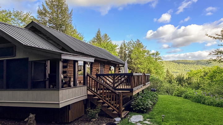 Whimsical Mountain Log Cabin Retreat Near Mt Snow - Vermont