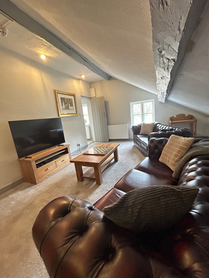 Luxury 4br Apartment | Free Parking | Town Centre - Loughborough