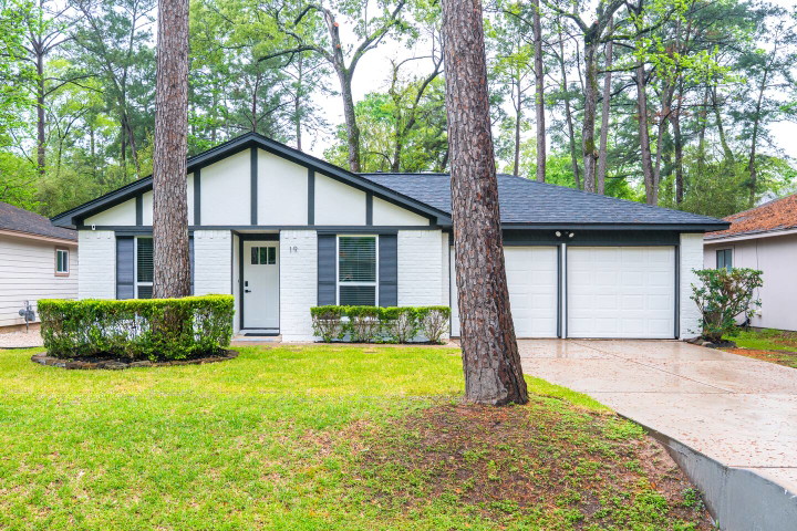 Remodeled Home | Unbeatable Location - The Woodlands, TX