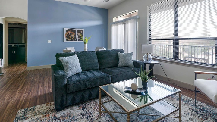 Landing | Beautiful 2bd, Gym, Pool - The Woodlands, TX