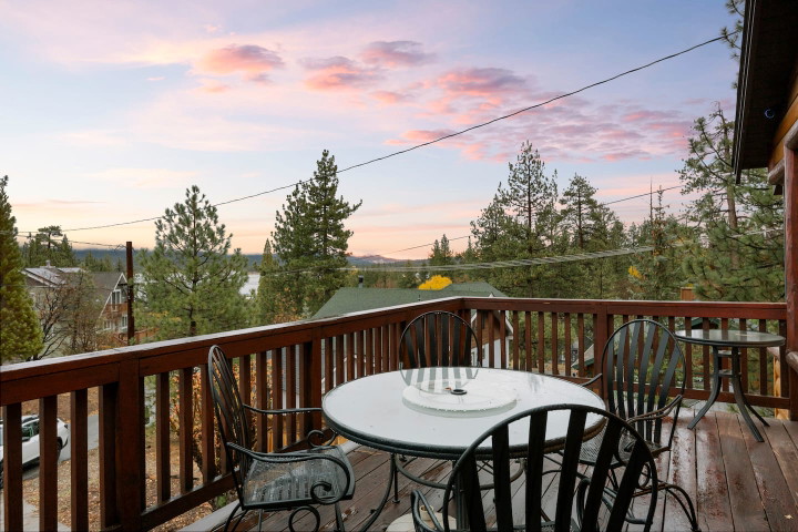 Lake View Cabin Hot Tub Game Room Smart Home - Big Bear Lake, CA