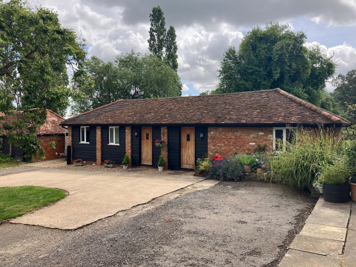 Pear Tree Cottage @ Upper Wood End Farm - Buckinghamshire