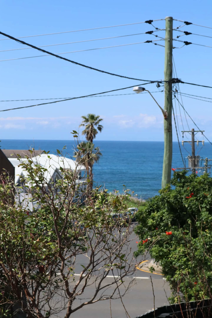 Ocean Views! Beautifully Renovated Cottage W/ Loft - Stanwell Park