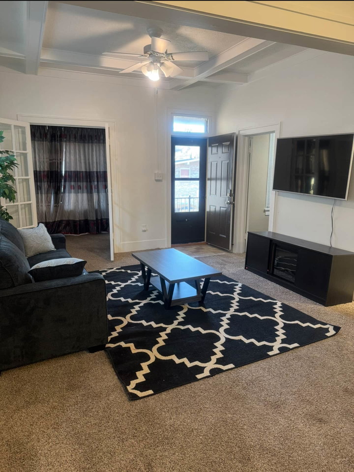 Cozy 2br For 5,wi-fi, Near Zoo, Market,downtown. - Council Bluffs, IA