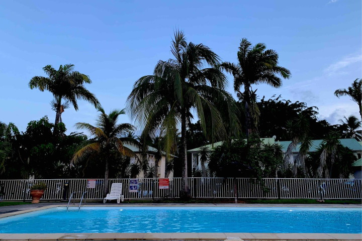 Petit Bourg : Résidence Moderne Avec Piscine - Guadeloupe