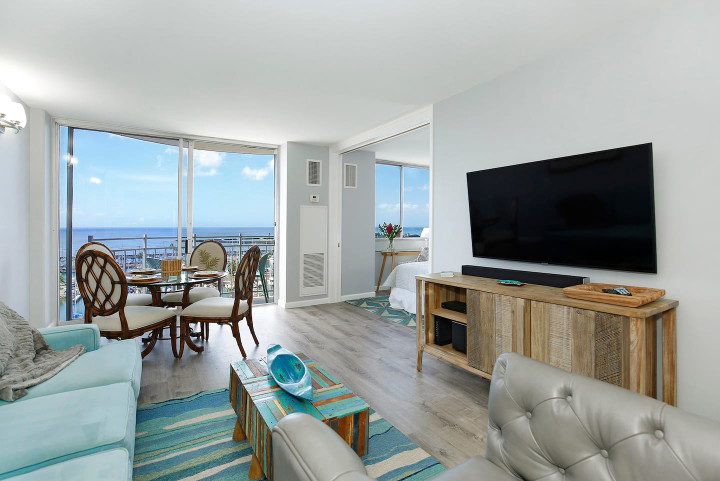 Corner Unit With 11th Floor Waikiki Ocean, Lagoon & Marina Views! Washlet! - Kailua, HI