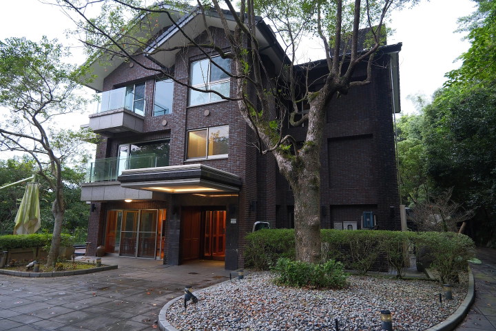 【稀有深山絕景】15分直達信義區！200坪全花梨木經典大宅，無鄰居、好停車、劇組拍片首選。 - Taipei